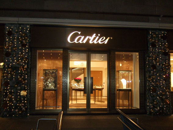 Décorations des vitrines Cartier | Dementiel